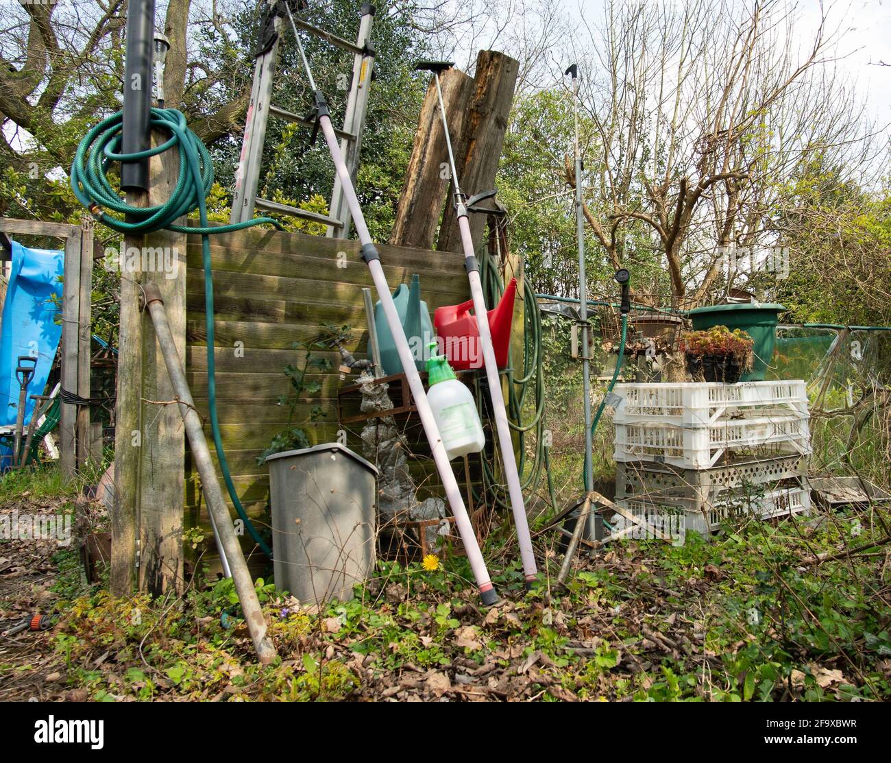 Garden clutter hi-res stock photography and images - Alamy