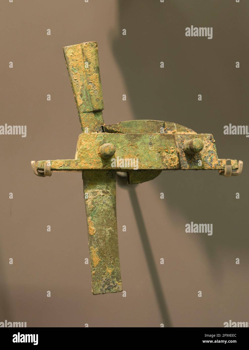 Crossbow ancient china hi-res stock photography and images - Alamy