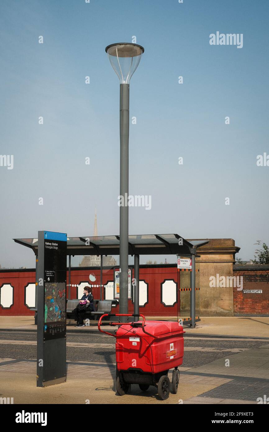 Secured delivery hi-res stock photography and images - Alamy