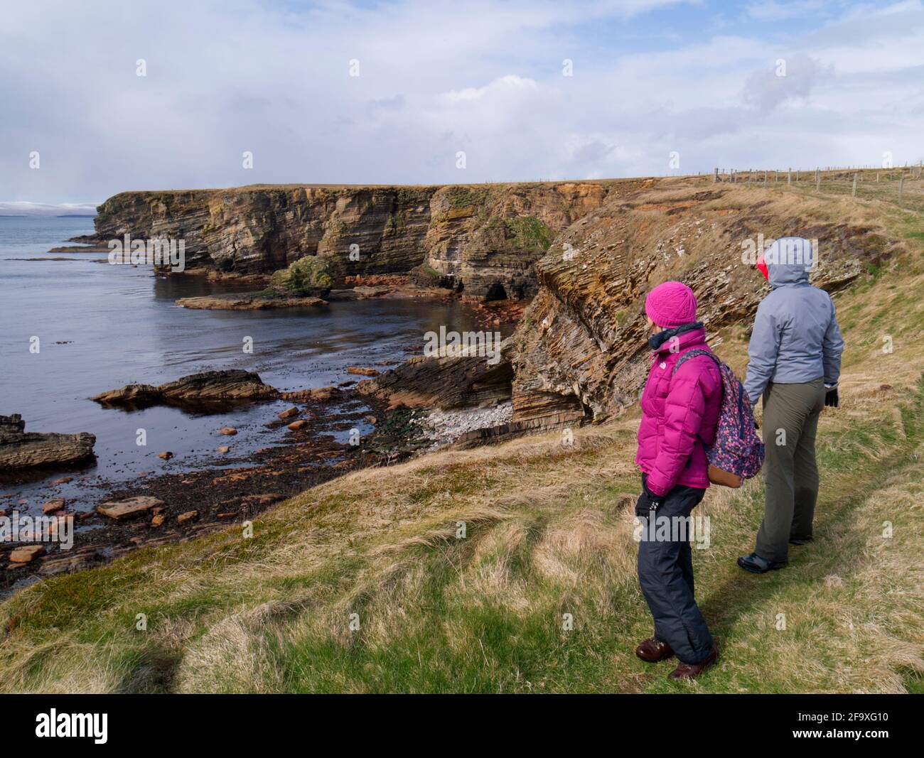 Walking the coast of South Ronaldsay, Orkney Isles Stock Photo - Alamy