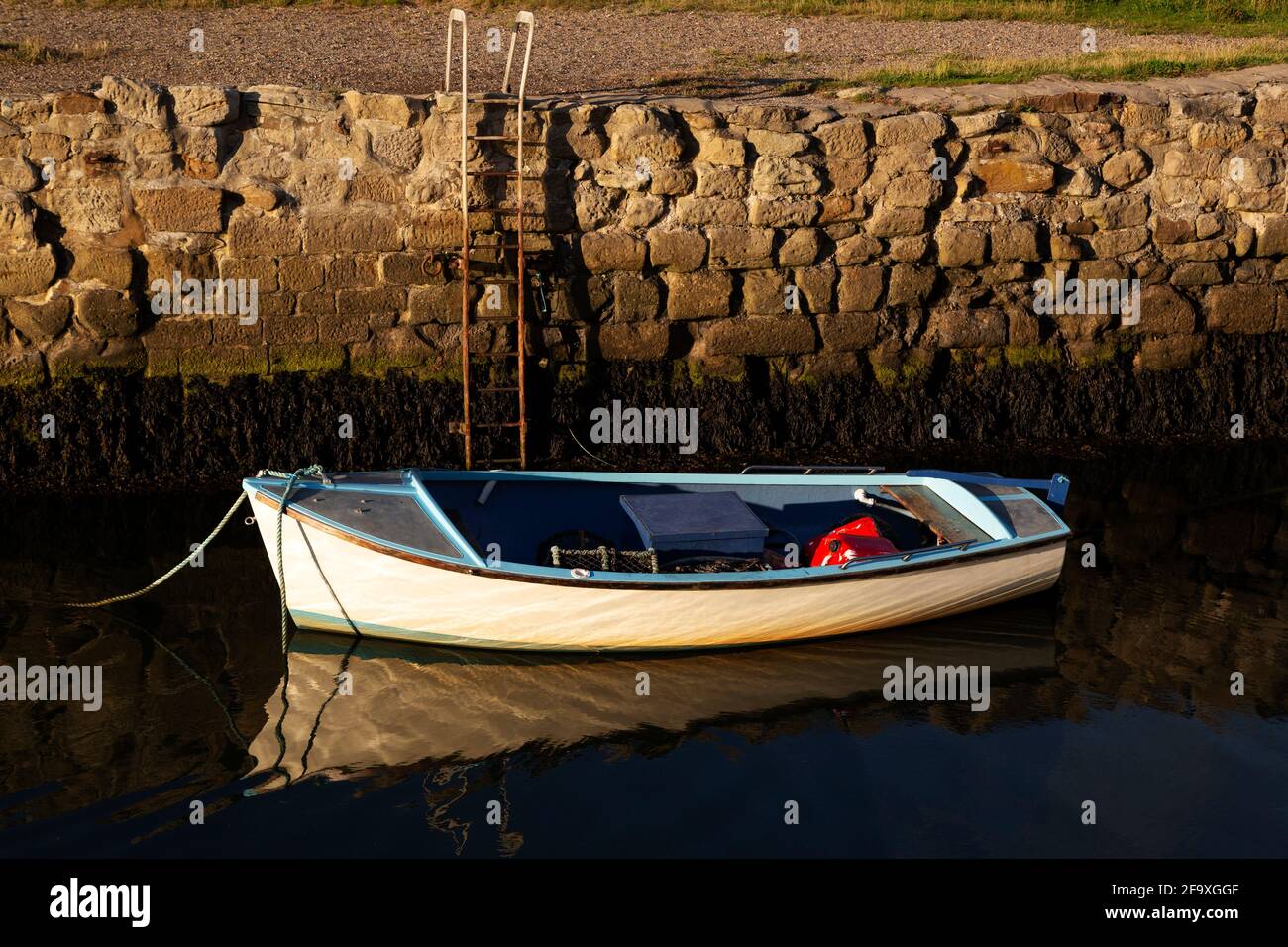 Vessel Stands High Resolution Stock Photography and Images - Alamy