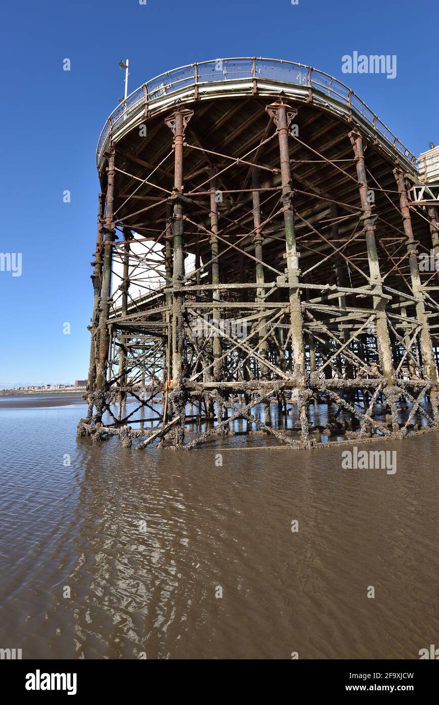 Blackpool north pier open High Resolution Stock Photography and Images ...