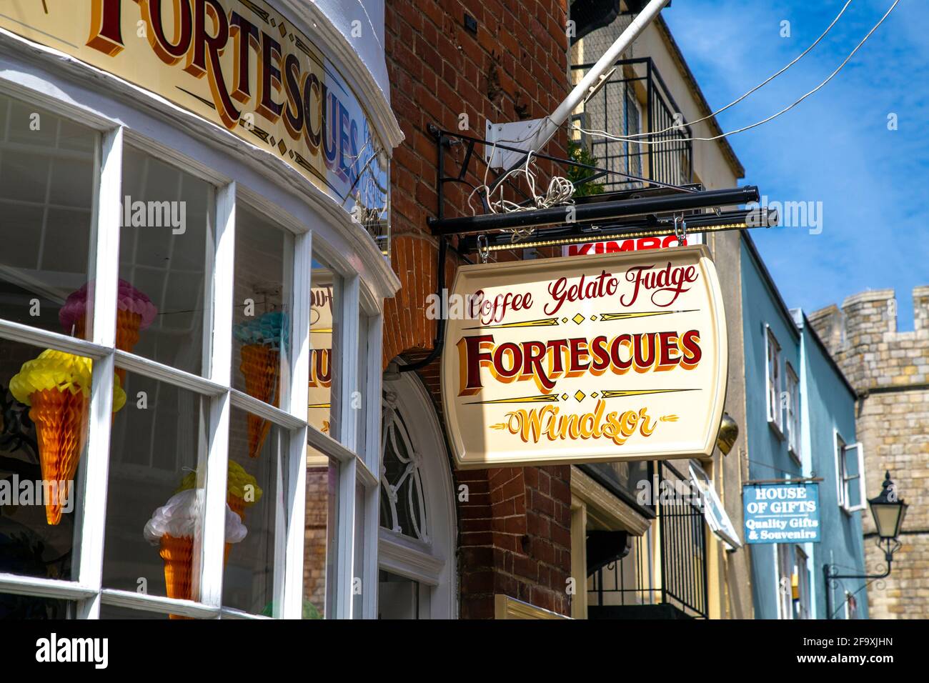 Ice cream shop exterior hi-res stock photography and images - Alamy