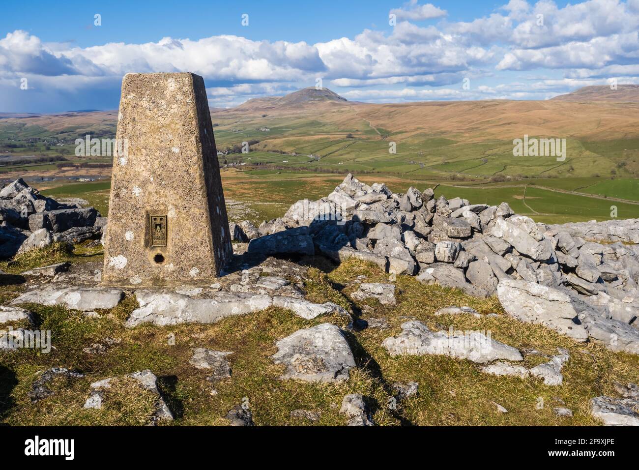 277 feet tall hi-res stock photography and images - Alamy