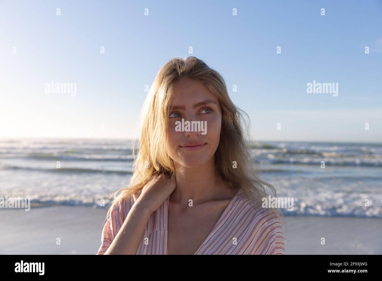 Touching shoulder hi-res stock photography and images - Alamy