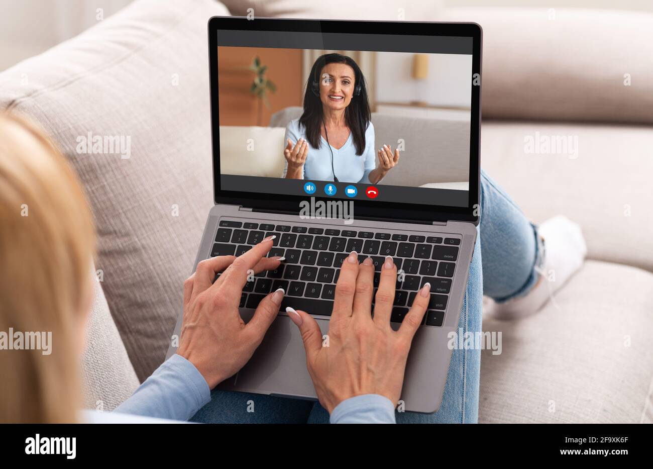 Virtual call hi-res stock photography and images - Alamy
