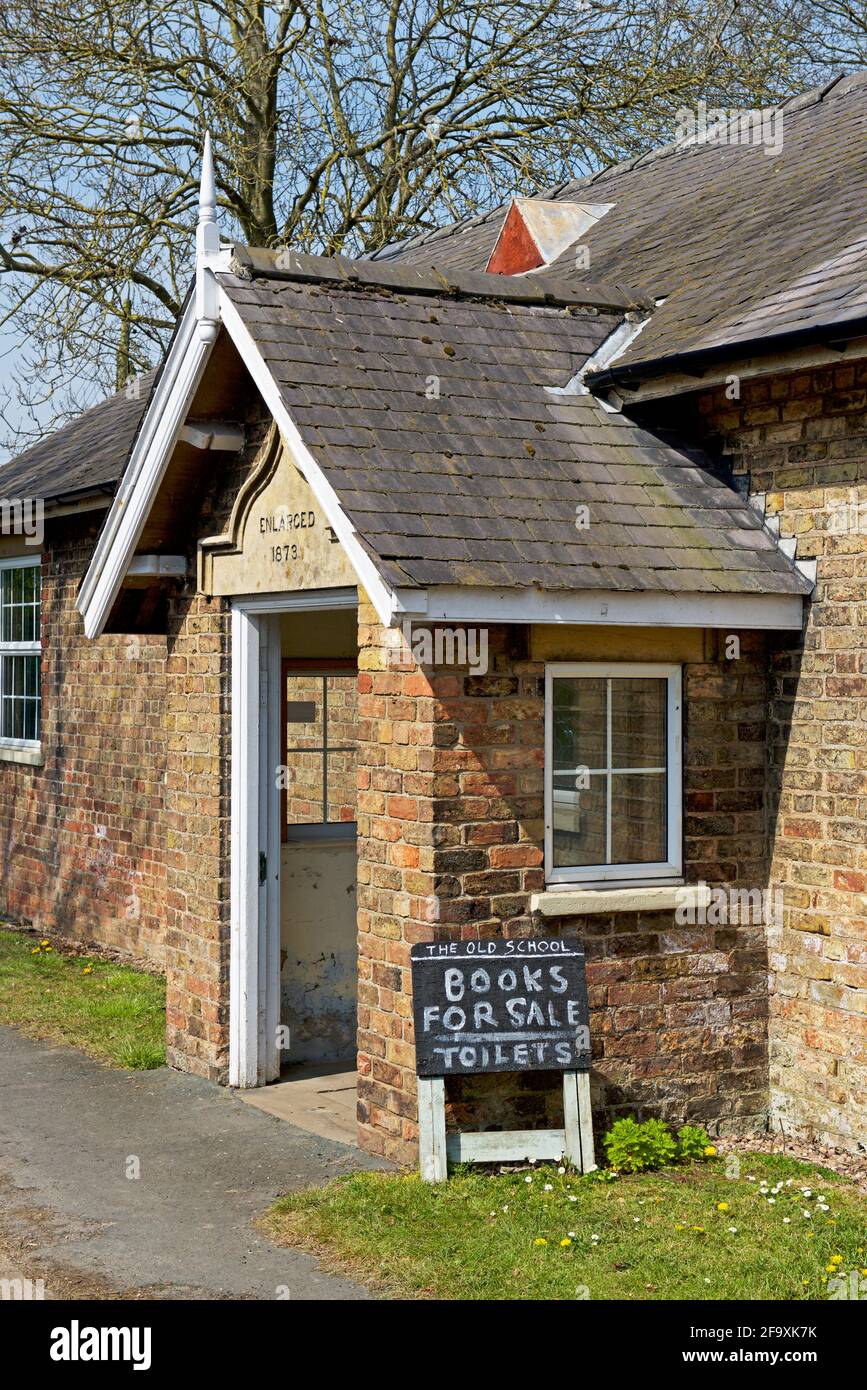 Old school house sign hi-res stock photography and images - Alamy
