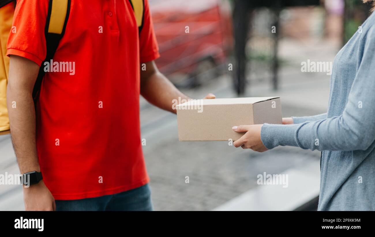 Parcels transport service hi-res stock photography and images - Alamy