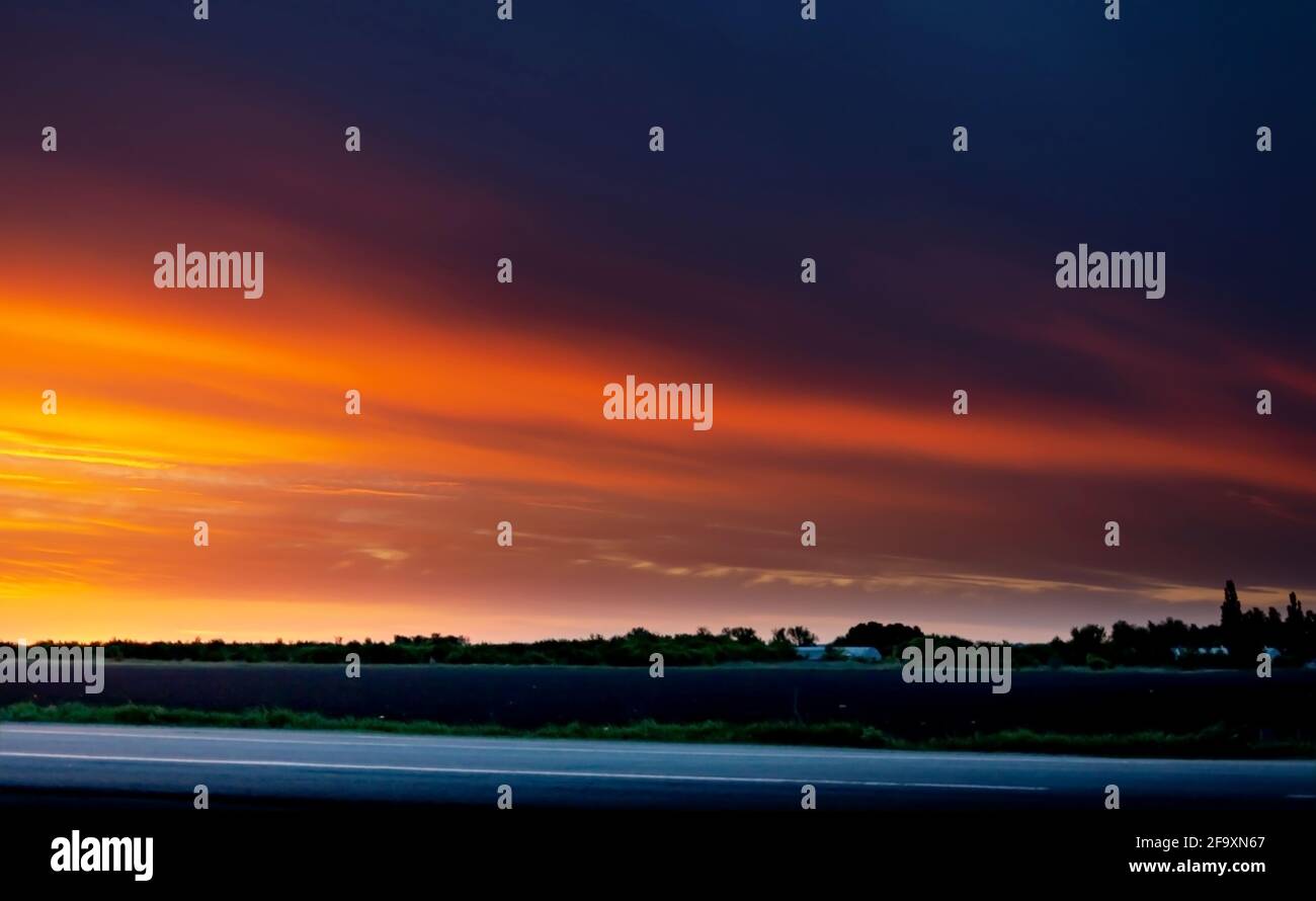 Dusk natural beauty in nature hi-res stock photography and images - Alamy