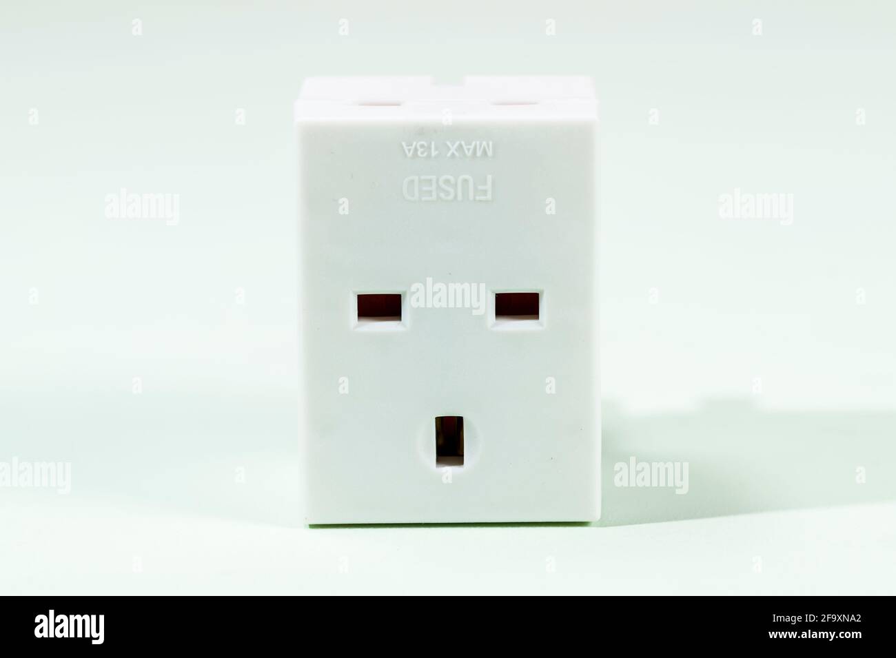 English adapter hi-res stock photography and images - Alamy