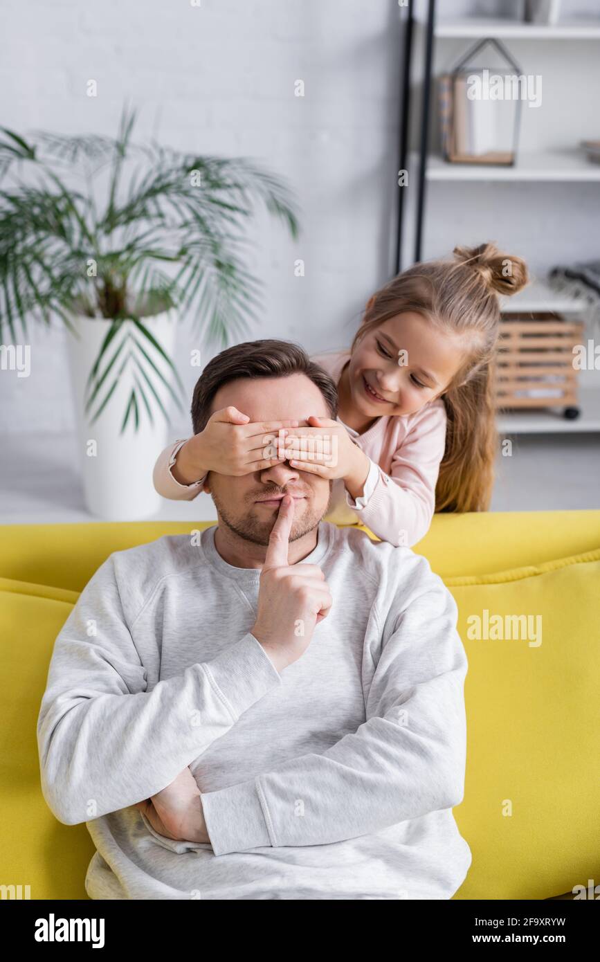 Father shh child hi-res stock photography and images - Alamy