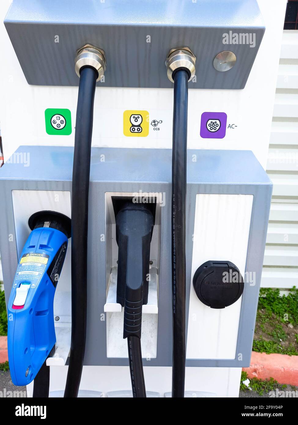 Electric car charging point, electrical car charging station in ...