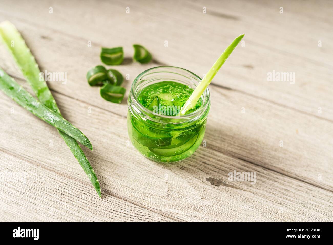 Fresh aloe vera plant, stem slices and gel Stock Photo - Alamy