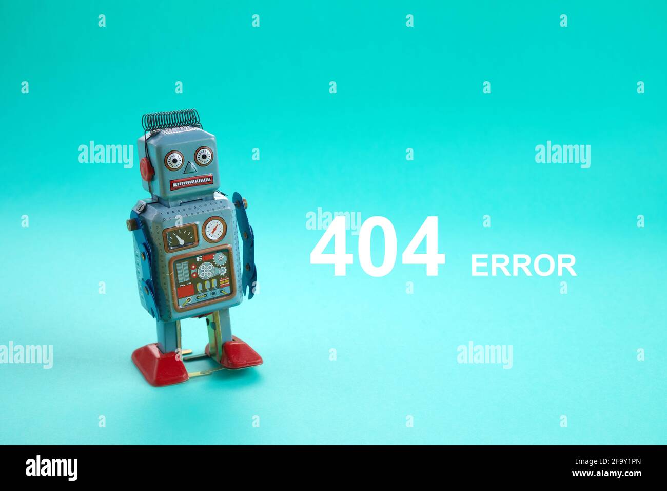 Broken robot toy hi-res stock photography and images - Alamy