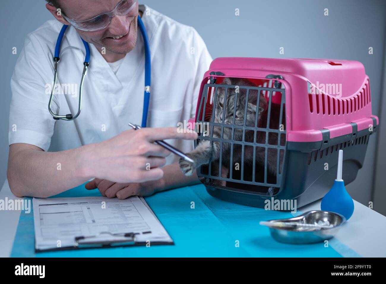 Doc carrier hi-res stock photography and images - Alamy