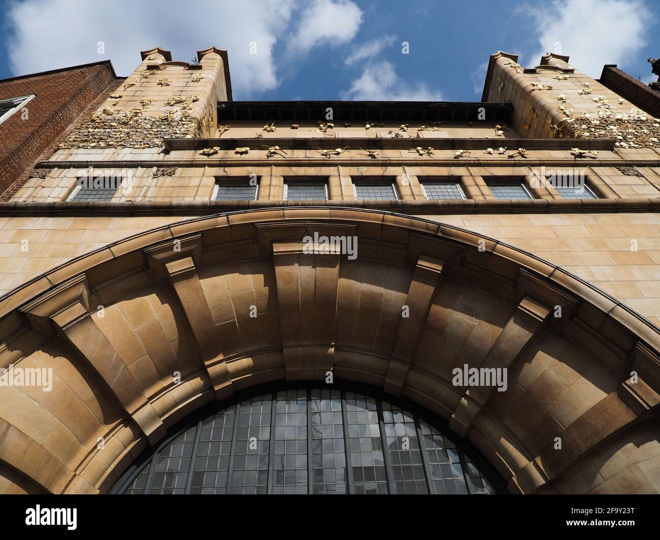 Whitechapel gallery facade hi-res stock photography and images - Alamy