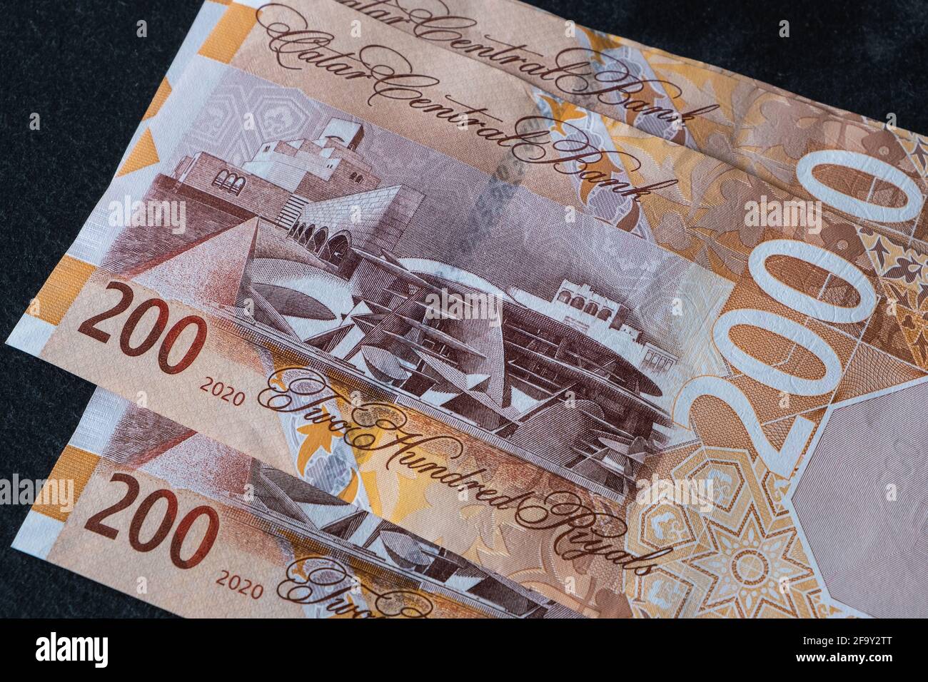 Close up of new 200 Qatari Riyal banknote Stock Photo - Alamy
