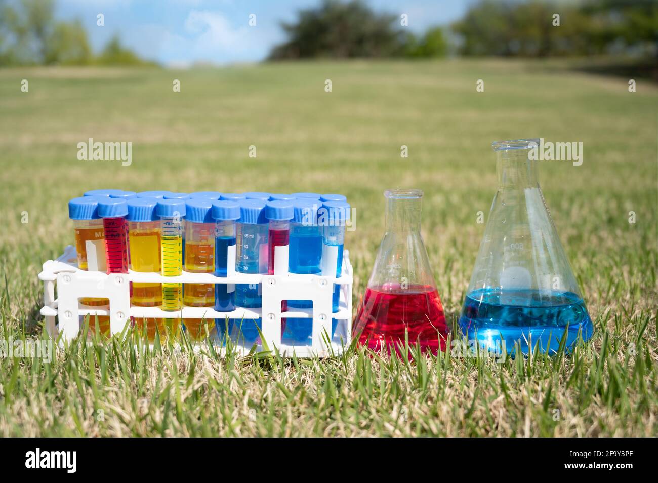Experiment tools hi-res stock photography and images - Alamy
