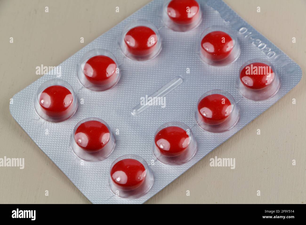 Pack of red pills Stock Photo - Alamy