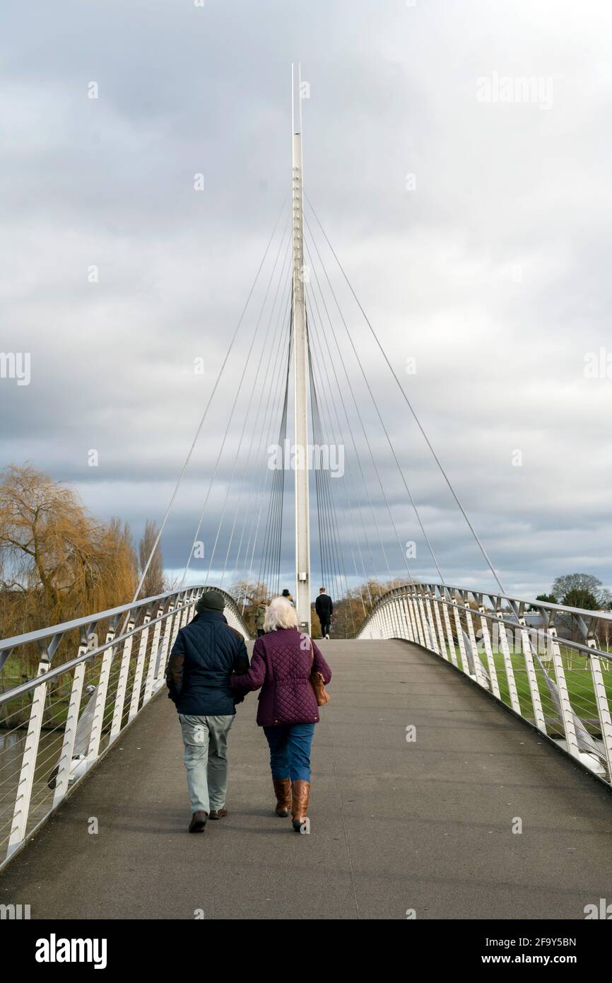 Reading pedestrian and cycle bridge hi-res stock photography and images ...