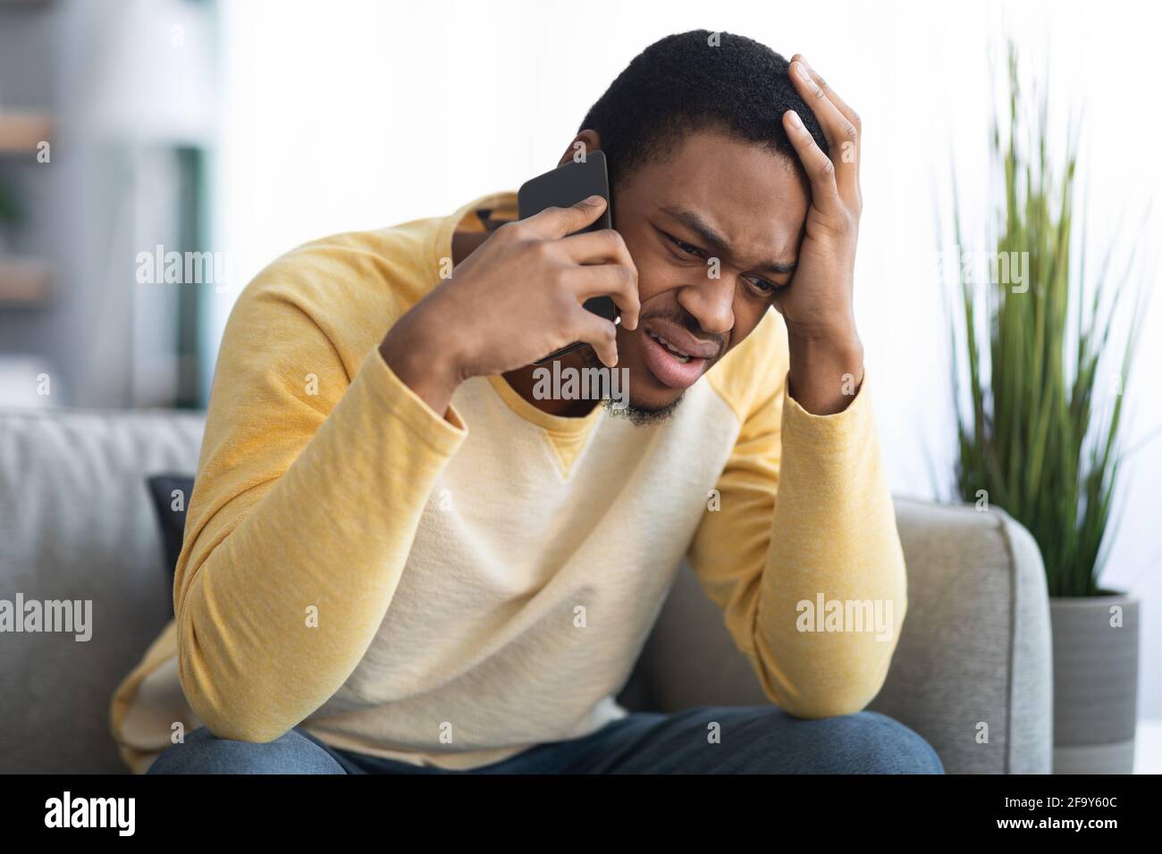 Some sad conversation hi-res stock photography and images - Alamy