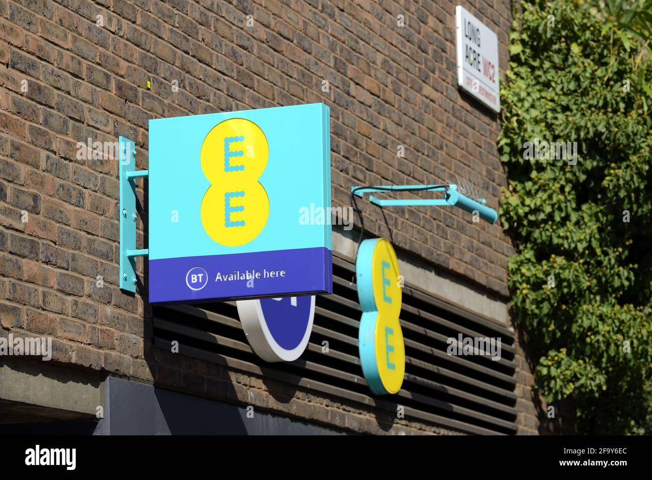 London, England, UK. EE shop sign, Long Acre Stock Photo - Alamy