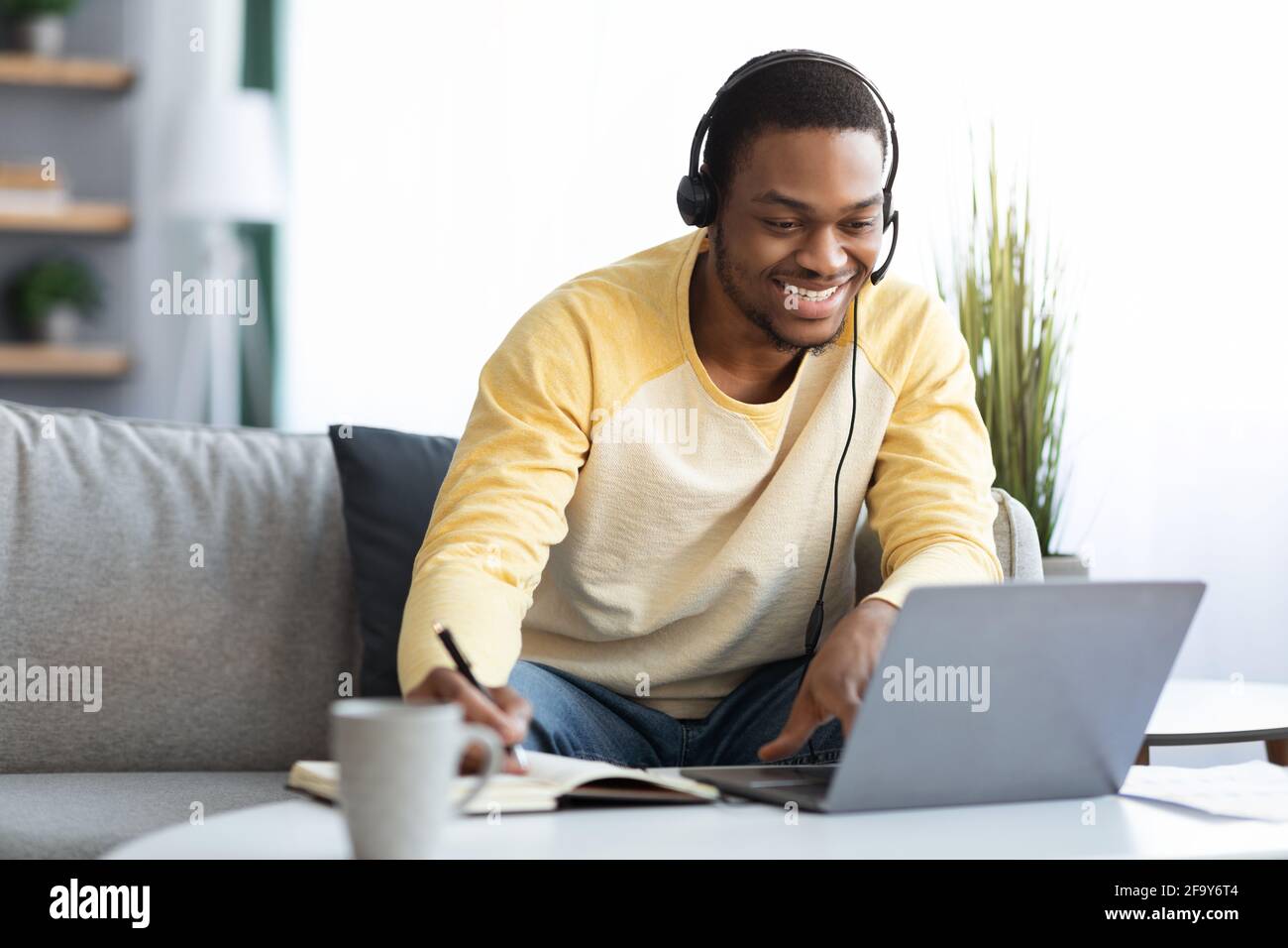 People attending training course hi-res stock photography and images ...