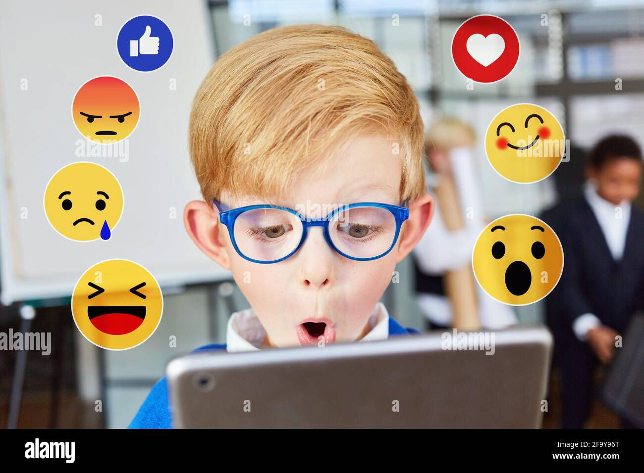 Emoji communication hi-res stock photography and images - Alamy