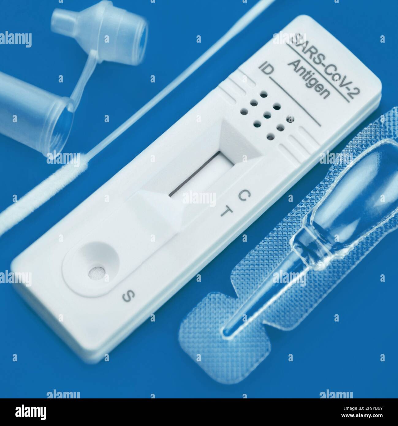 Covid 19 selbsttest antigen schnelltest hi-res stock photography and ...