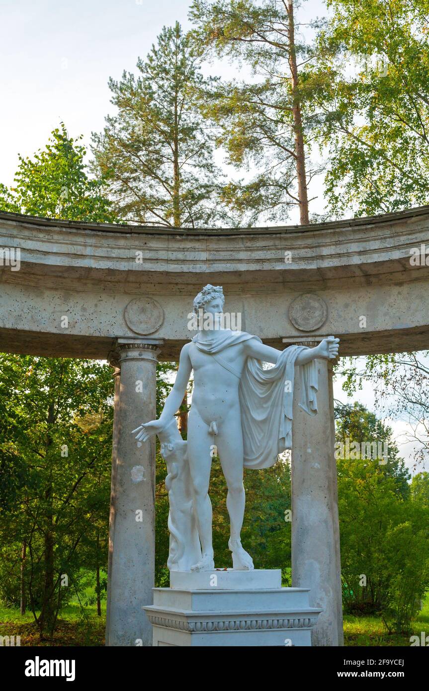 Colonnade of apollo hi-res stock photography and images - Alamy