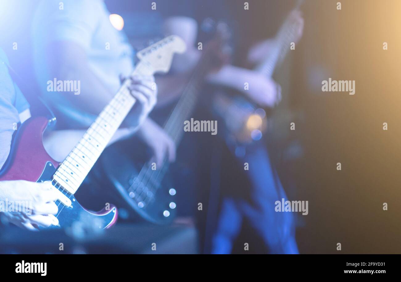 Solo instruments hi-res stock photography and images - Alamy