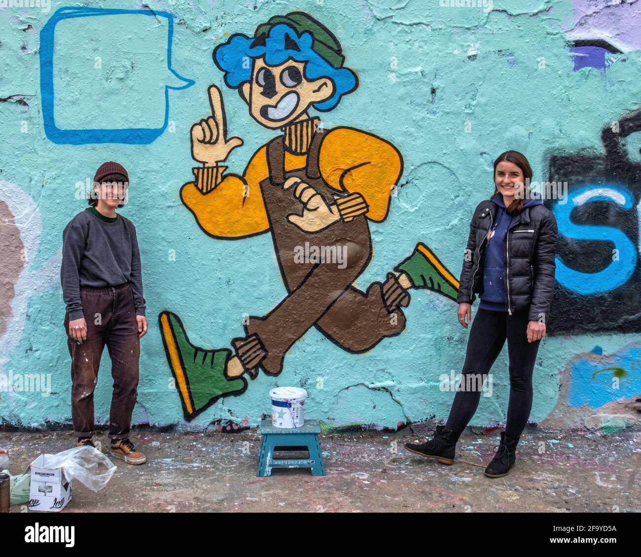 Informal pose hi-res stock photography and images - Alamy