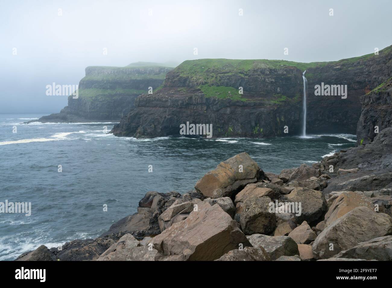 Waterfall falling from cliff hi-res stock photography and images - Alamy