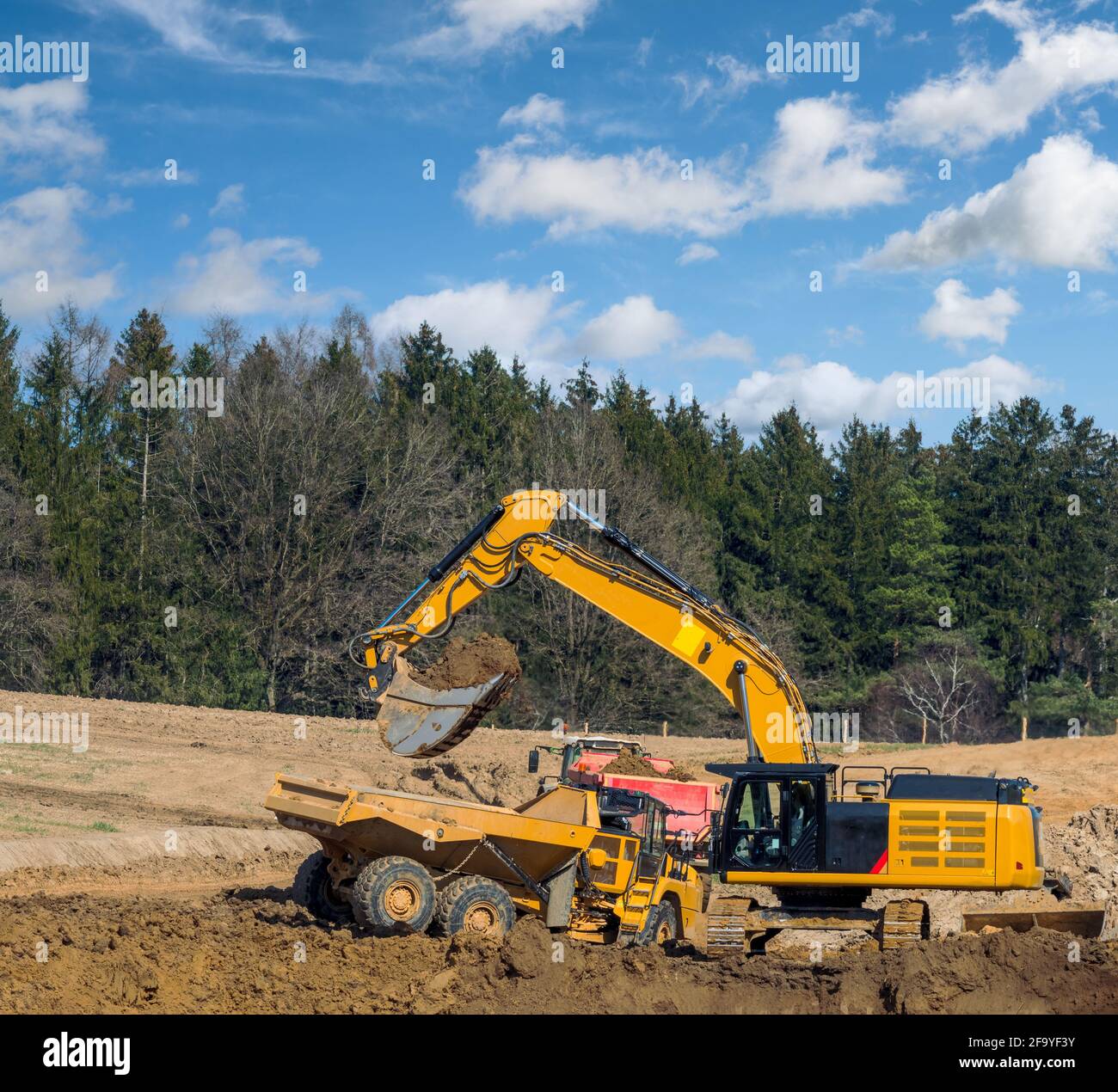 Lorry bucket hi-res stock photography and images - Alamy