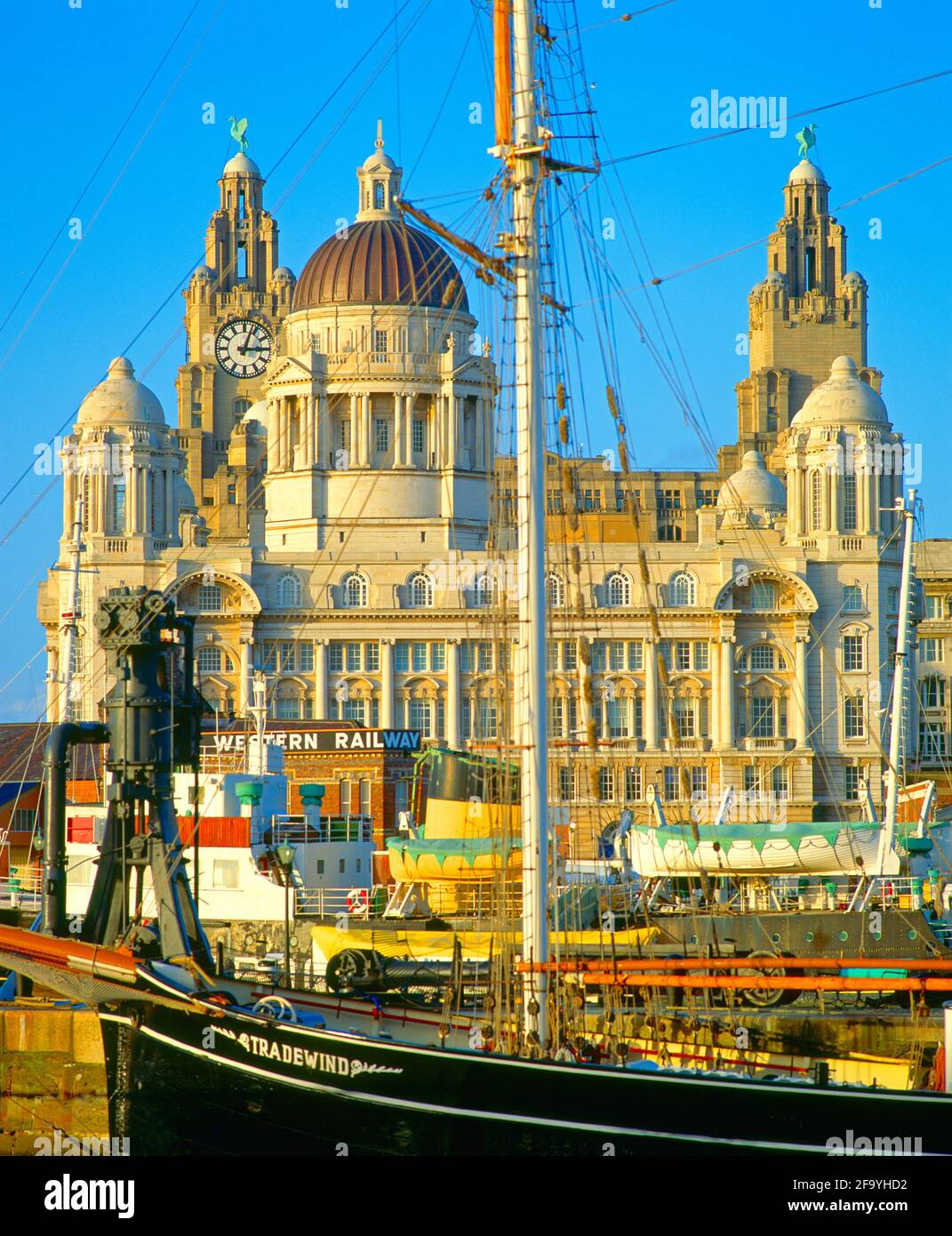 Architecture imposing traditional style buildings hi-res stock ...