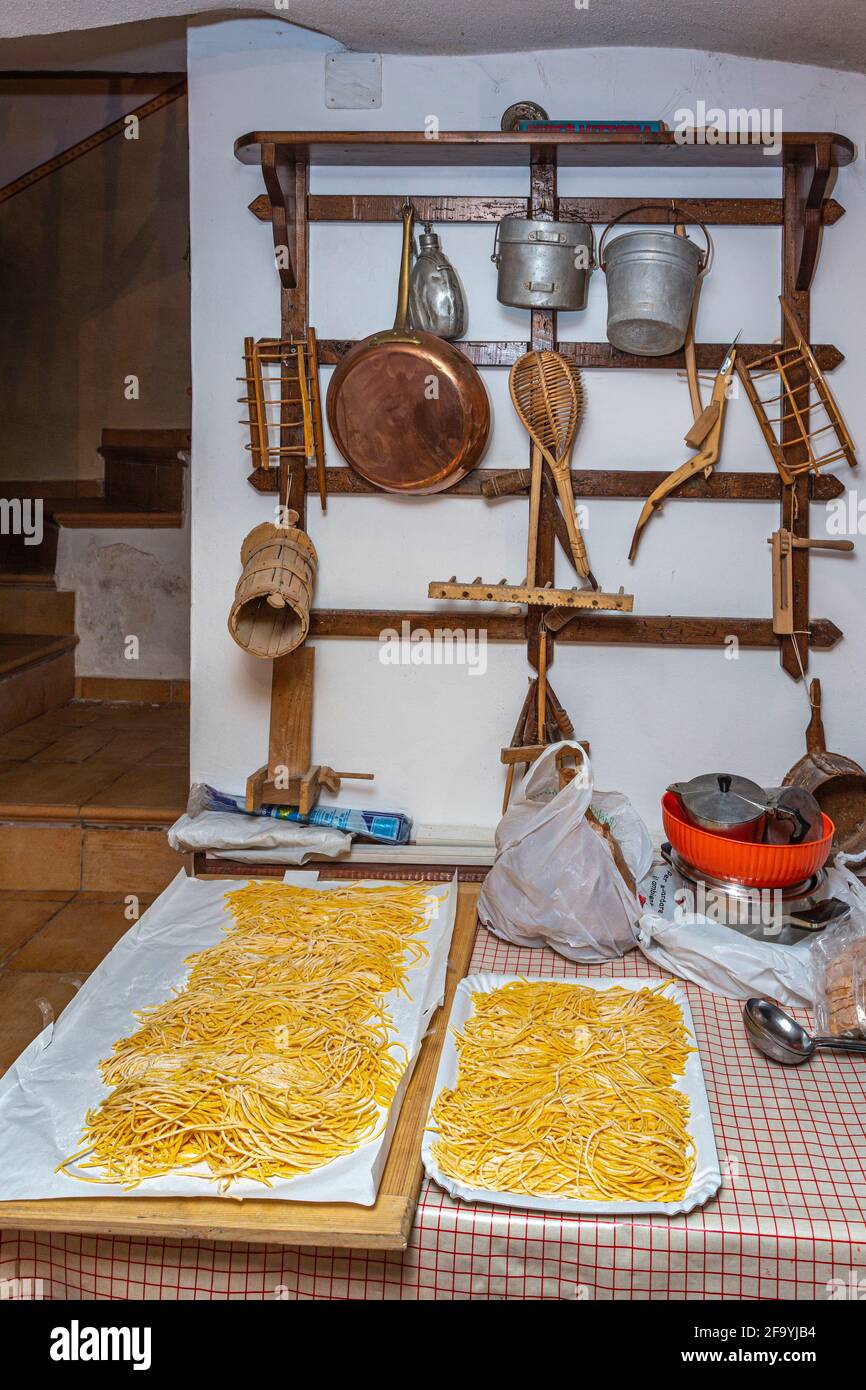 Suspended trays hi-res stock photography and images - Alamy