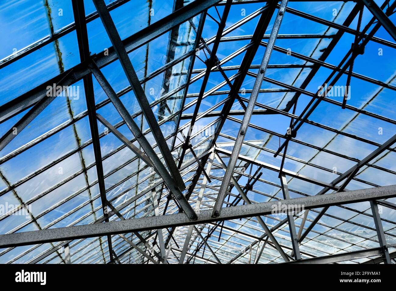 Glassroof house hi-res stock photography and images - Alamy