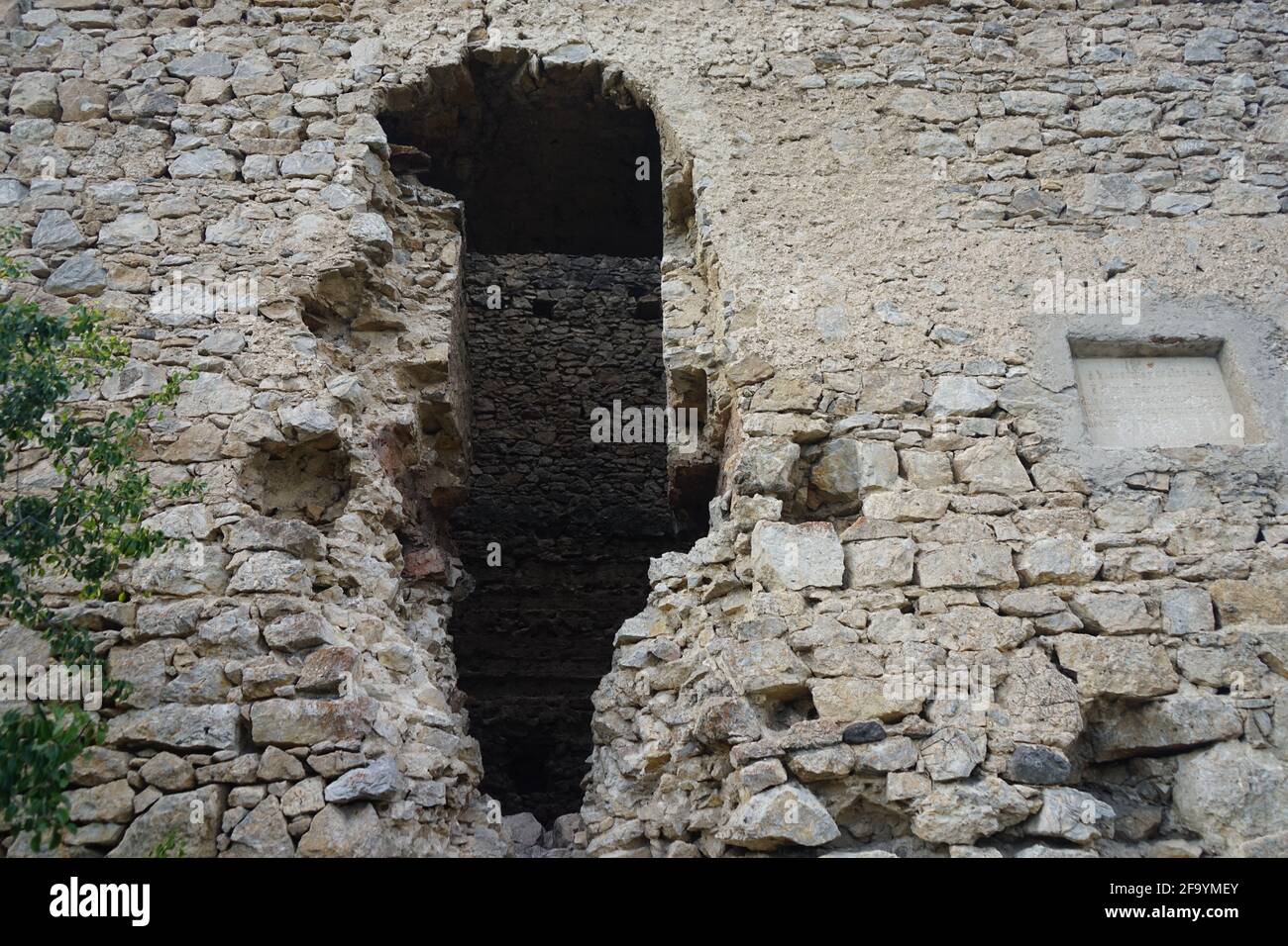 Fortress Tower At Cetatea Trascaului / Cetatea Coltesti / Torockóvár ...