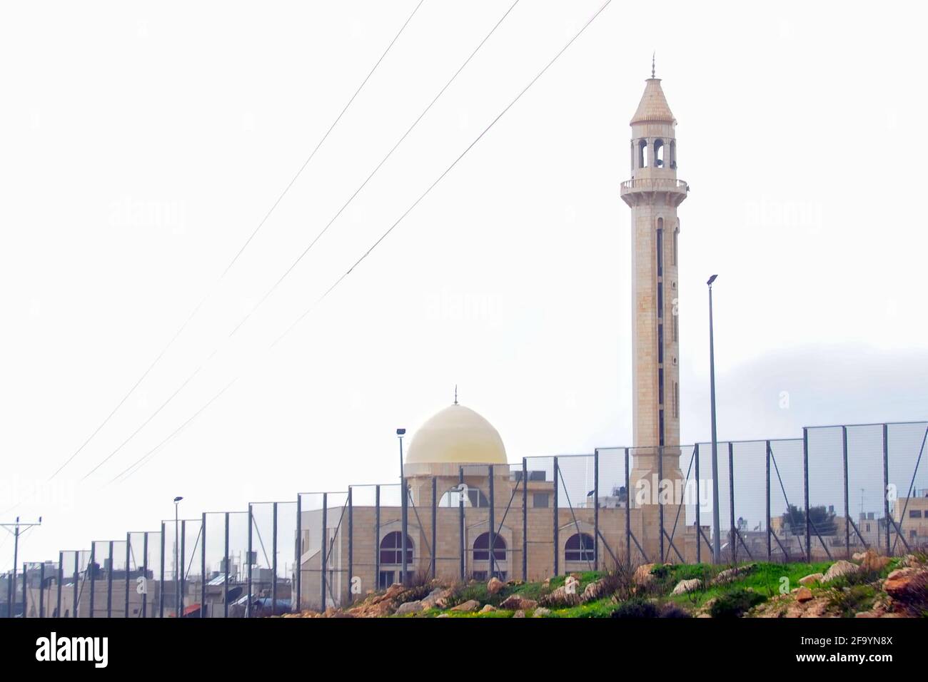 Mosque fence hi-res stock photography and images - Alamy