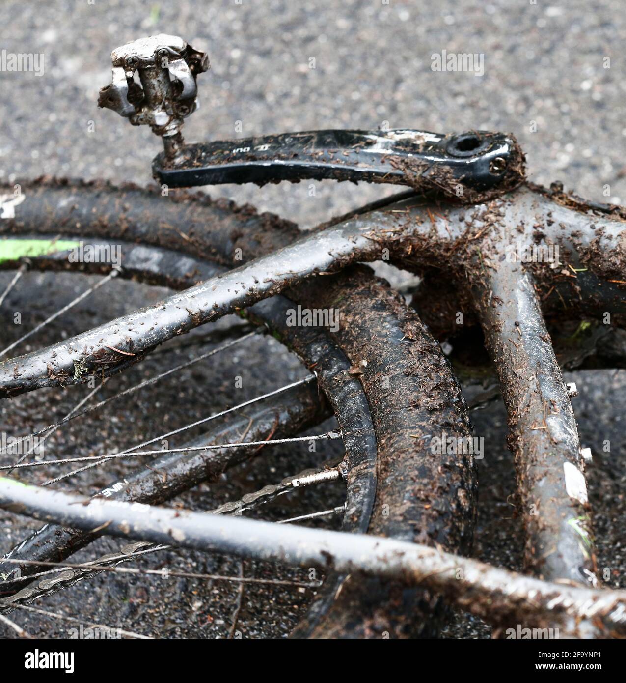 A muddy bike Stock Photo - Alamy