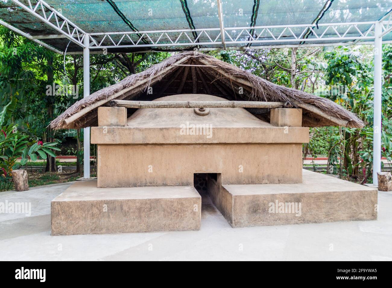 Temazcal, traditional steam bath of Mesoamerican cultures. Joya de ...