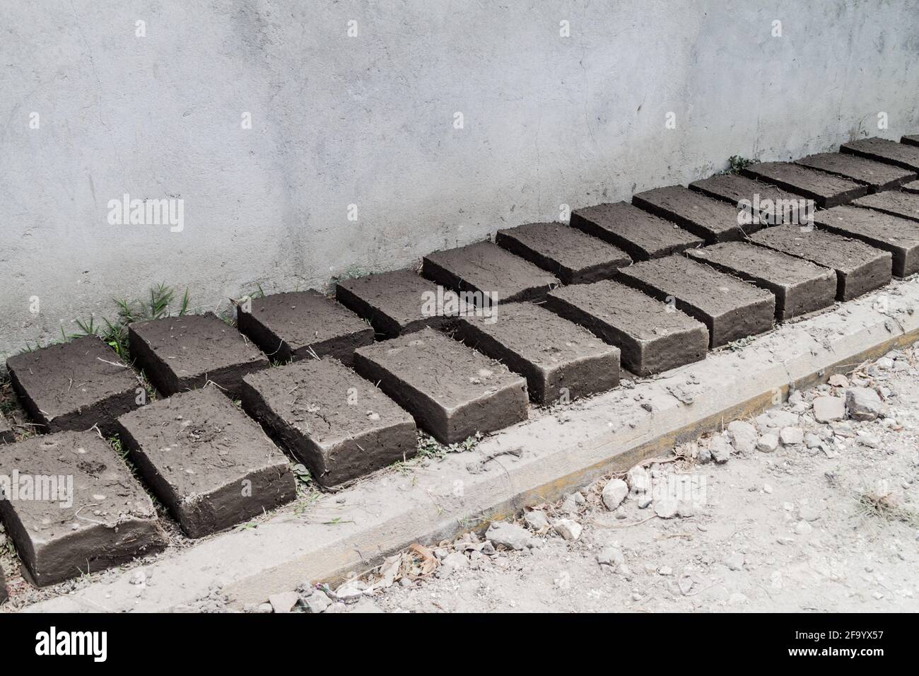 Sun dried mud brick hi-res stock photography and images - Alamy