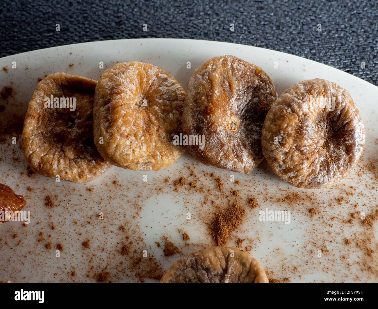 Traditional dried figs in Ramadan holiday Stock Photo - Alamy