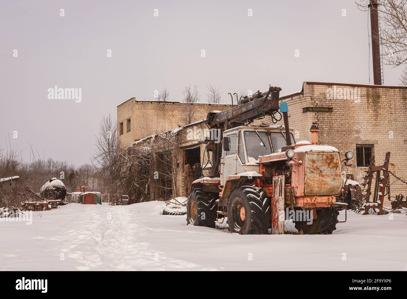 Crawler tractors hi-res stock photography and images - Alamy