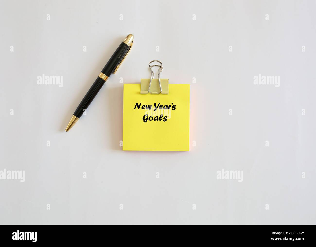 Happy new year sticky note hi-res stock photography and images - Alamy