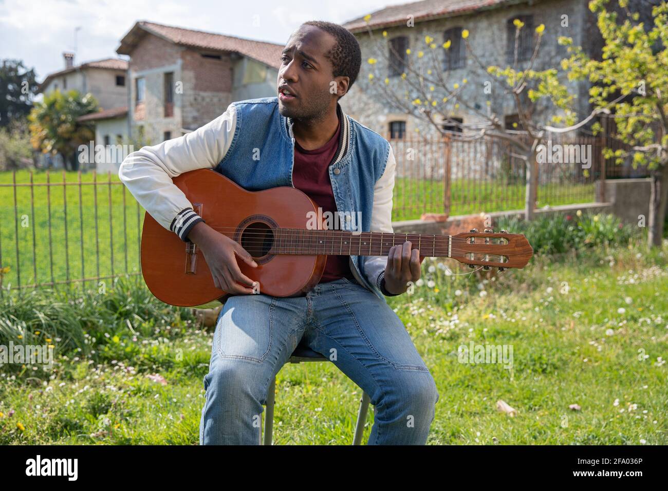 African american guitar player hi-res stock photography and images - Alamy