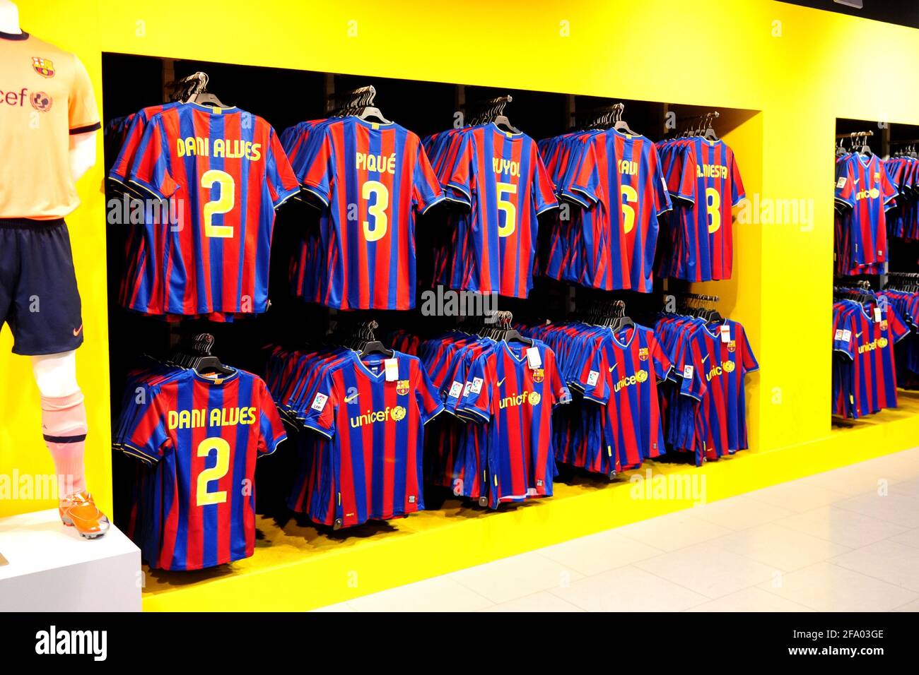 Iniesta 2009 hi-res stock photography and images - Alamy
