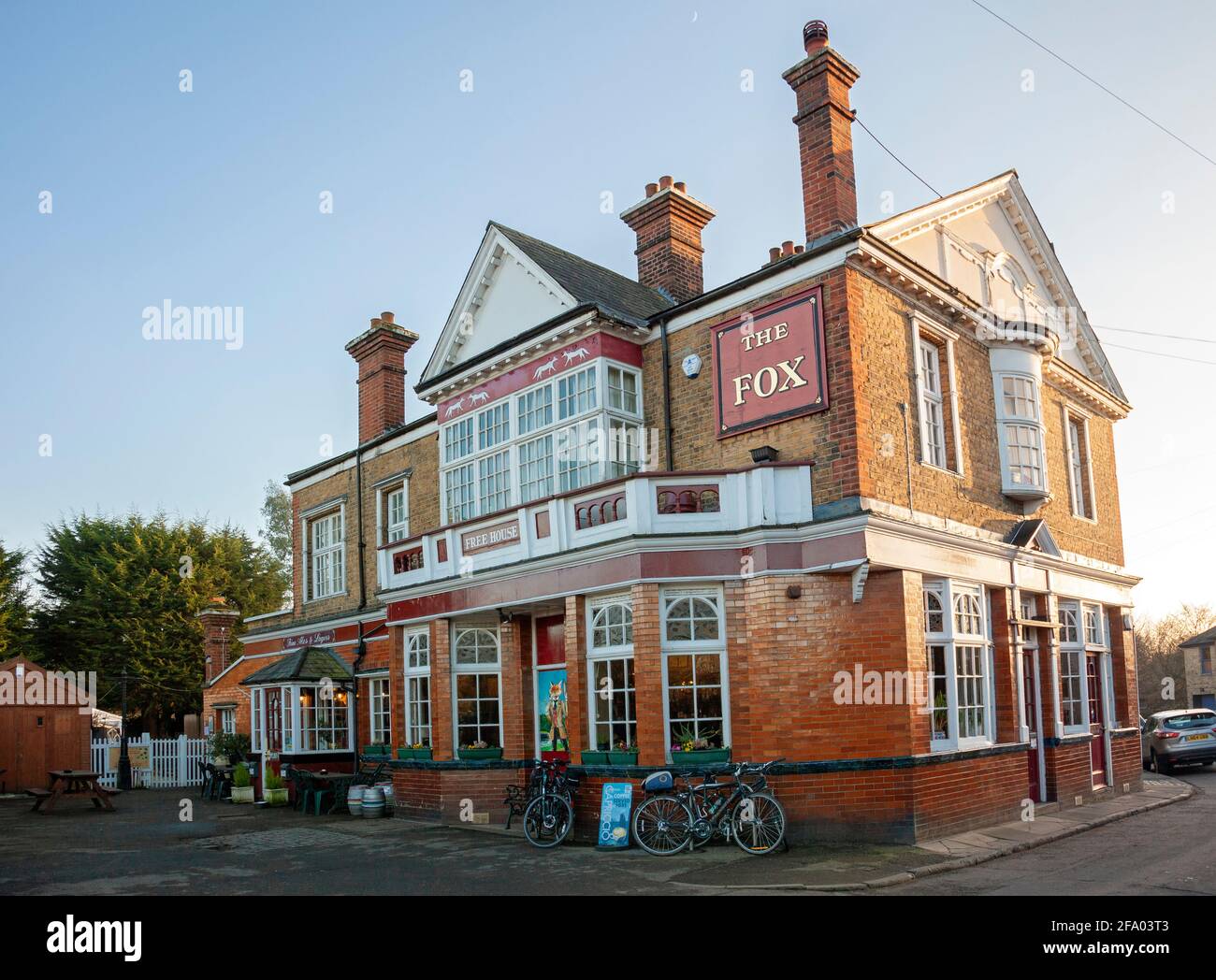 UK, England, London, Hanwell, The Fox Public House Stock Photo - Alamy