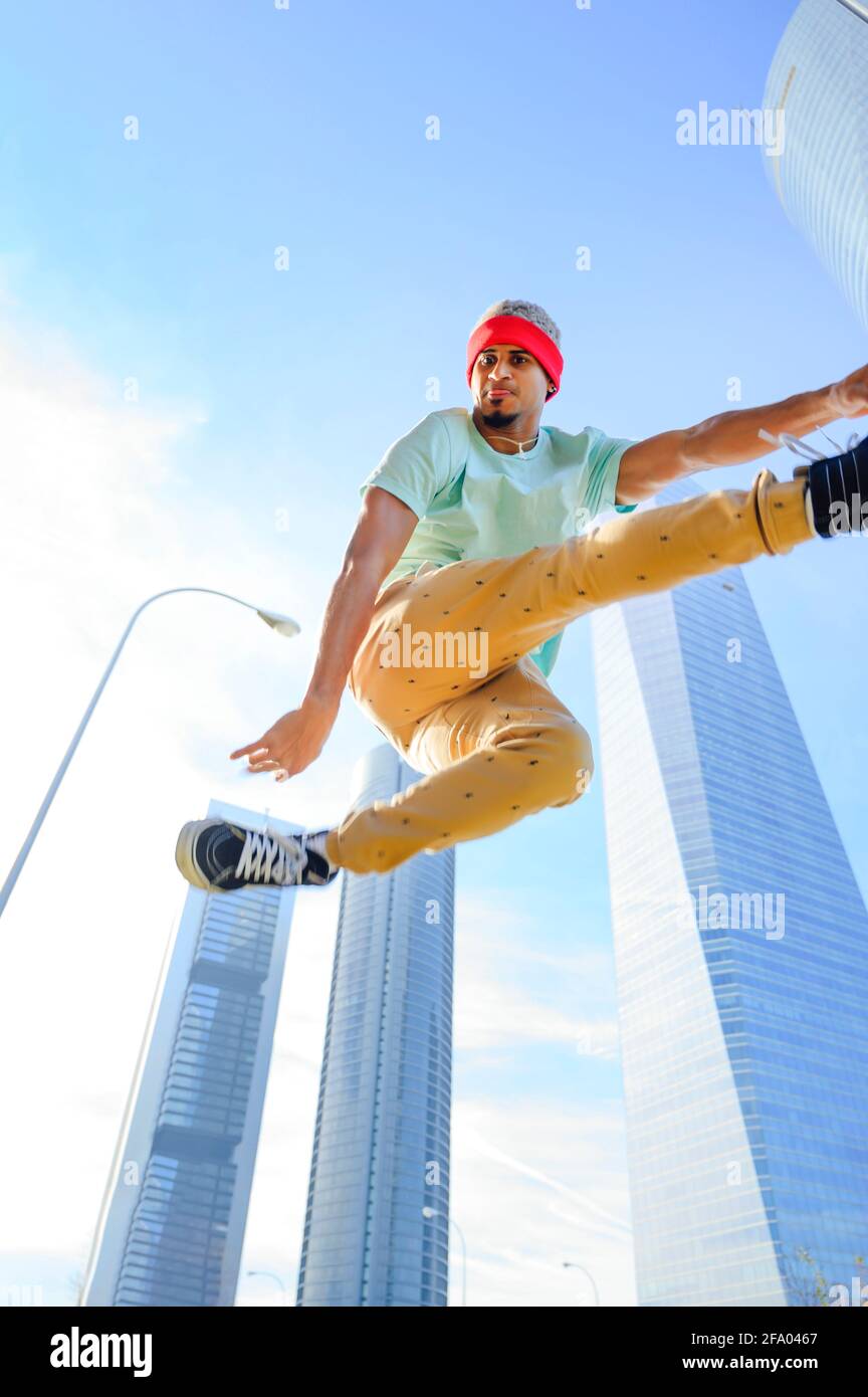 hip hop dancer jumping high Stock Photo - Alamy