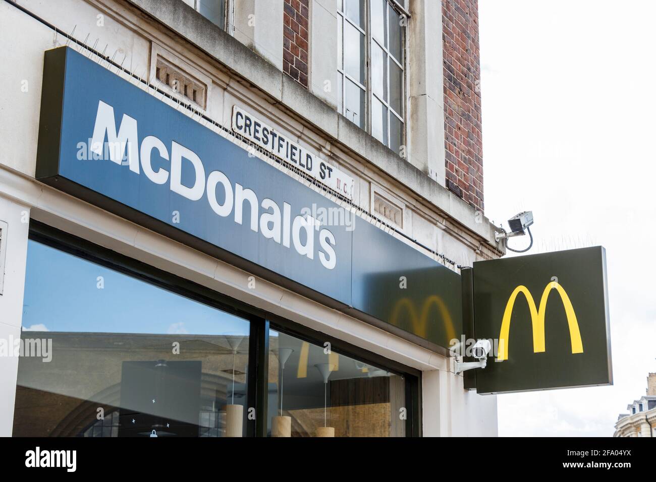 Mcdonalds restaurant at corner of hi-res stock photography and images ...